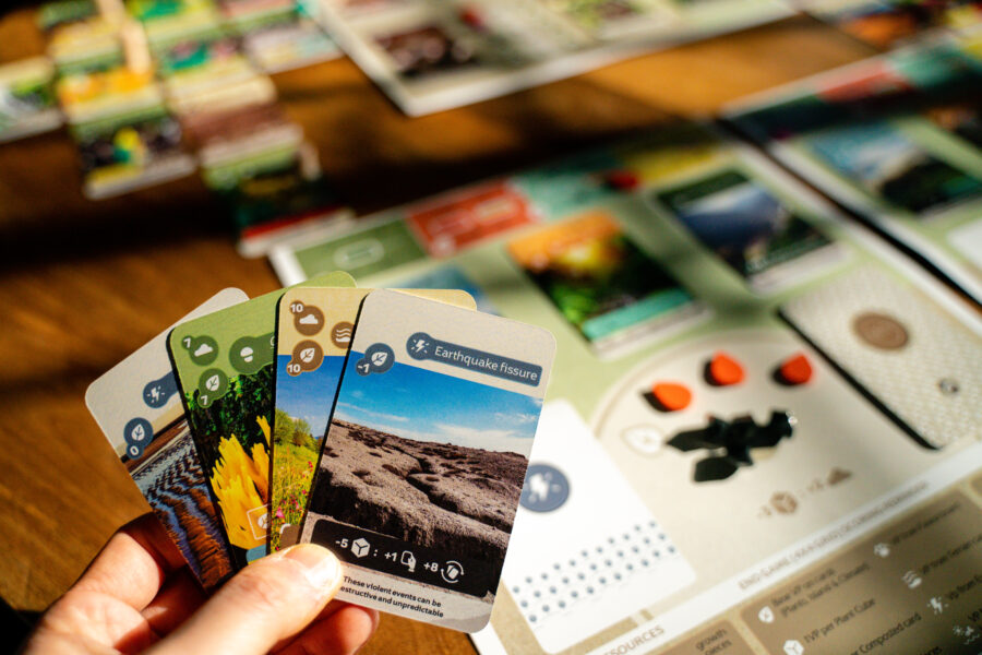 Balancing Earth - Inside Up Games